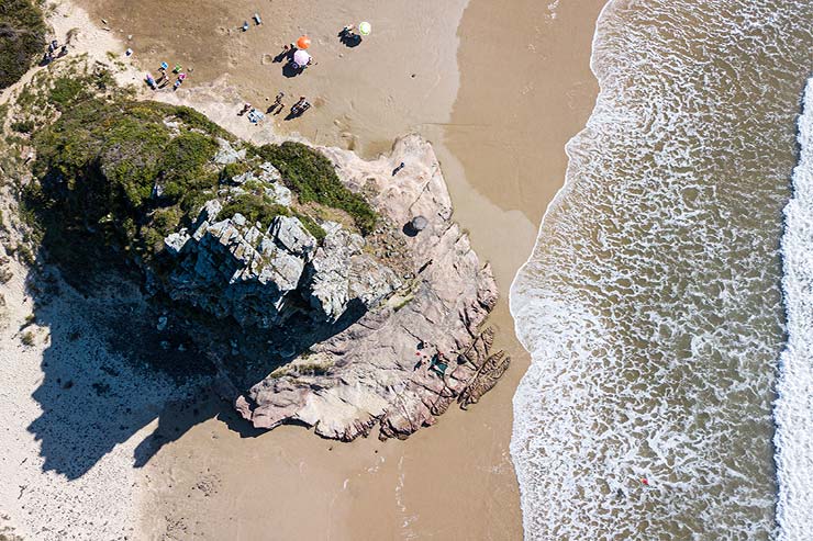 Praia de Torres: conheça a praia mais bonita do Rio Grande do Sul
