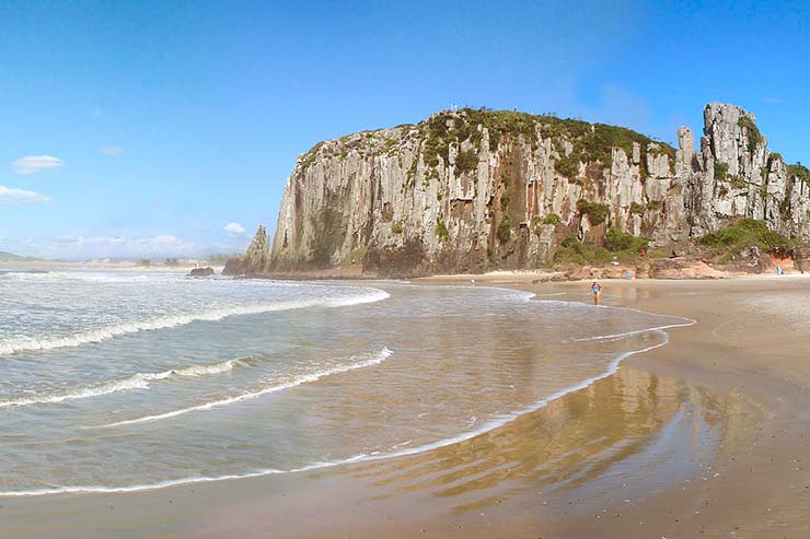 Praia de Torres: conheça a praia mais bonita do Rio Grande do Sul