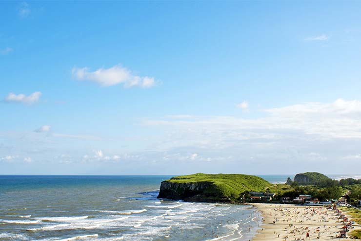 Praia de Torres: conheça a praia mais bonita do Rio Grande do Sul