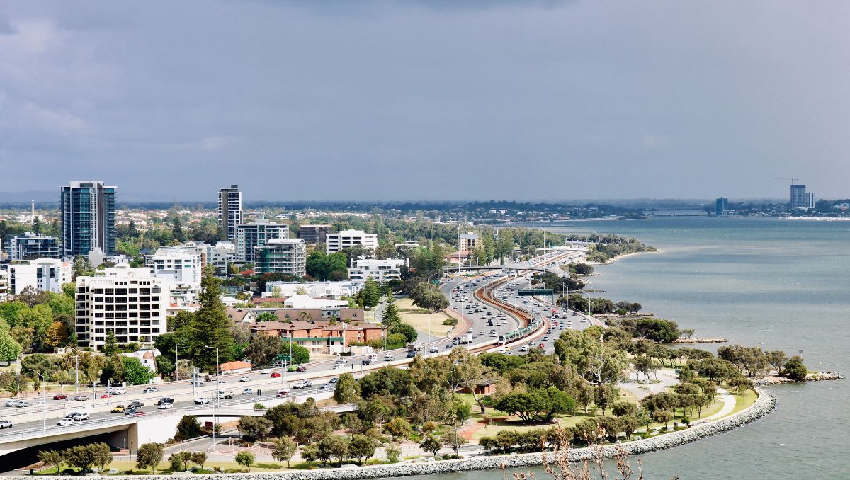 Explore em Perth: Praias deslumbrantes, arranha-céus e parques arborizados