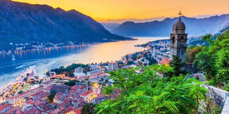 Montenegro: O país do encanto -Montanhas e praias em um só território